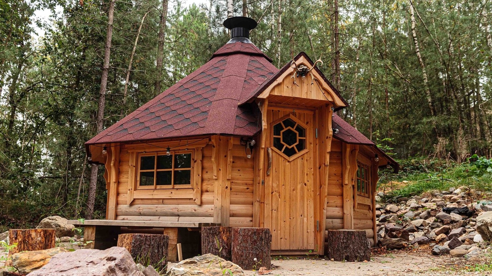 Wanting to Buy a Small Log Cabin? This Is How You Will Get the Entire ...